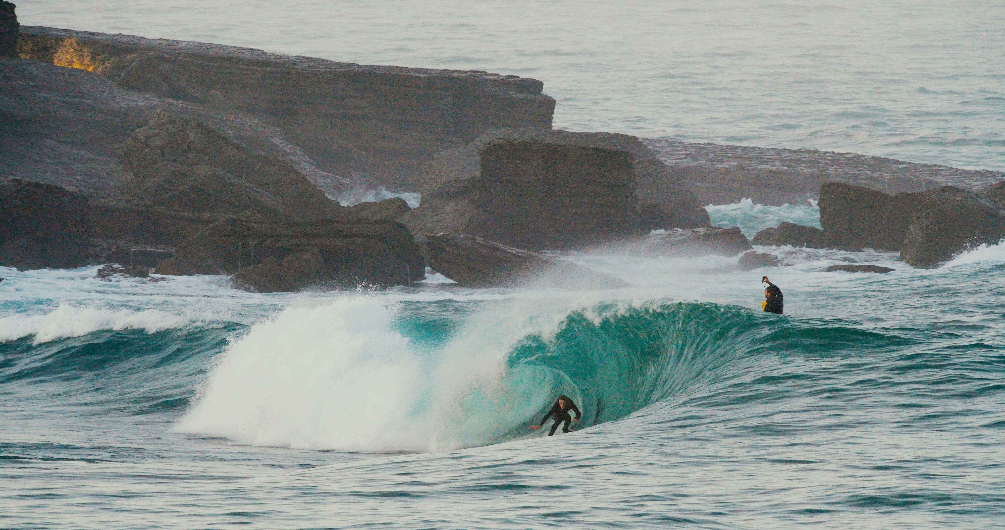 Luke Hynd - Uma casa portuguesa | Waves