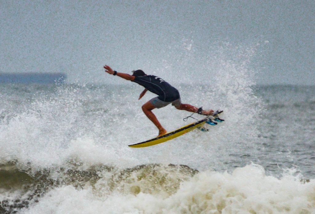 Hang Loose Surf Attack - Yuri Barros vence Air Show | Waves